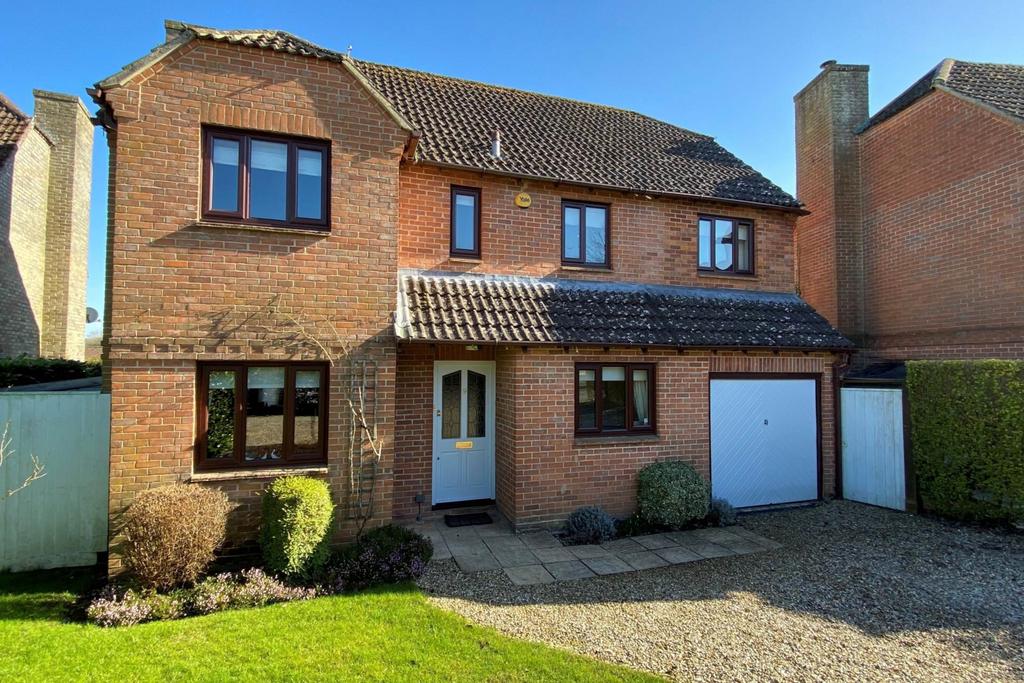 Copyhold, Great Bedwyn, SN8 3YR 4 bed detached house - £585,000