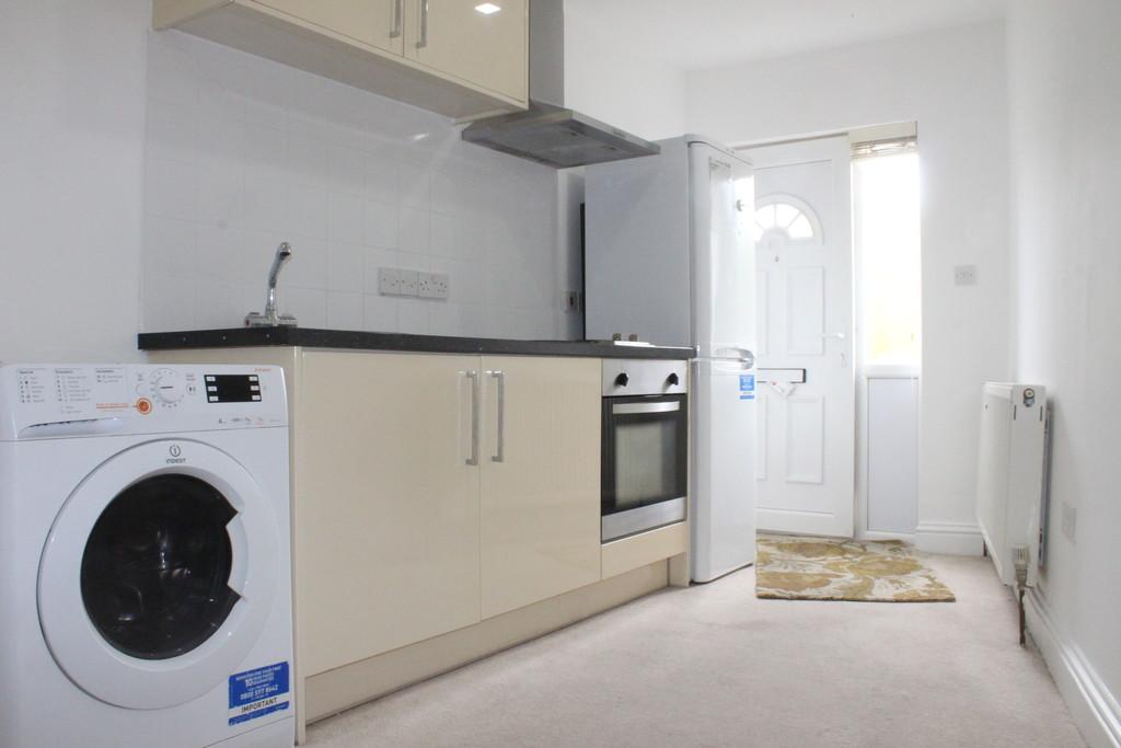 Weald Lane, Harrow 1 bed flat - £1,300 pcm (£300 pw)