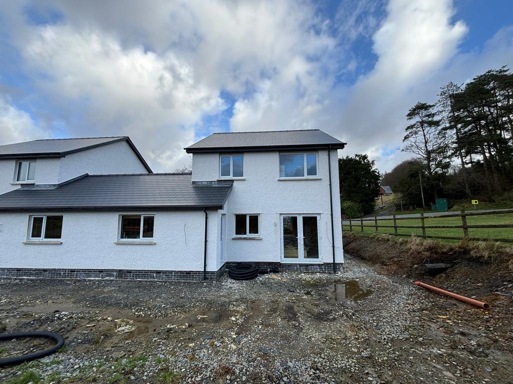 Ponterwyd, Aberystwyth, SY23 3 bed link detached house - £219,000