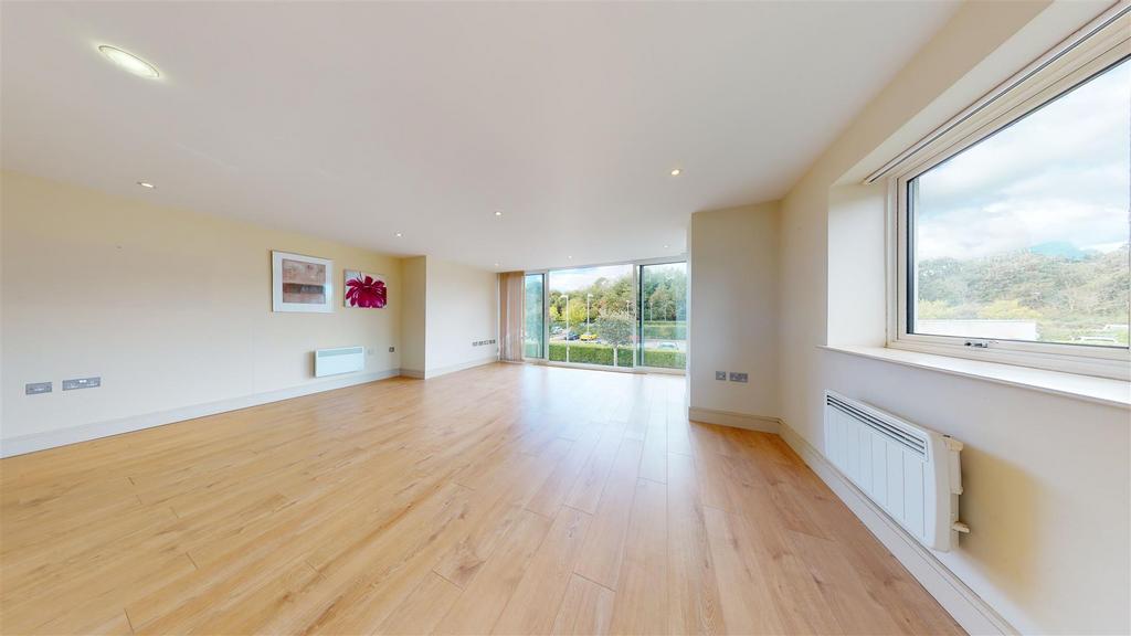 Hayes Road, Penarth CF64 2 bed apartment - £179,000