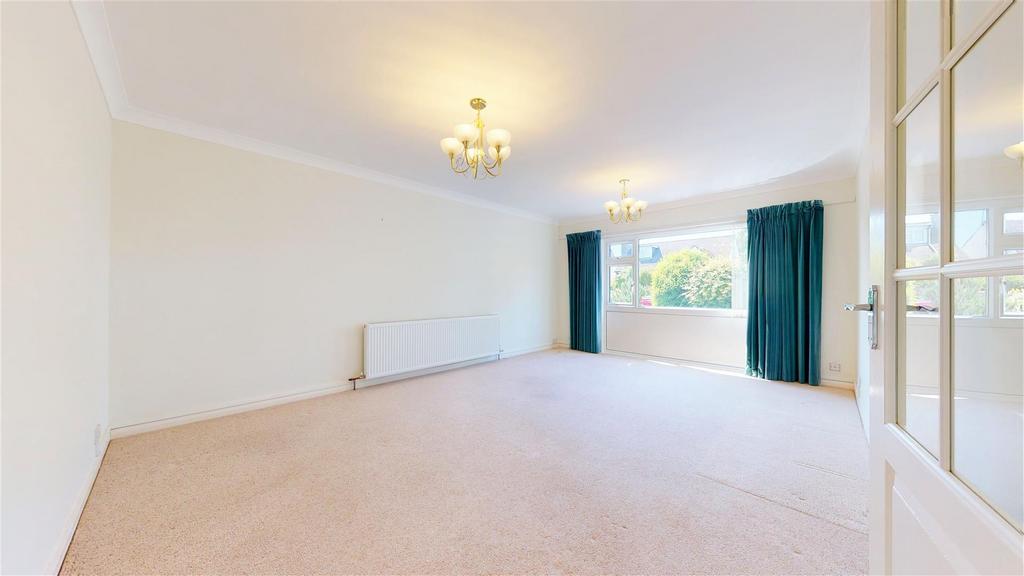 Ditchling Court, Penarth CF64 2 bed apartment - £320,000