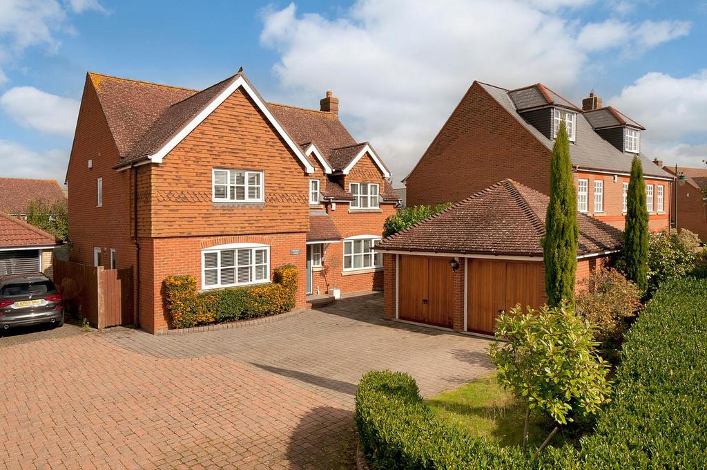 Discovery Drive, Kings Hill, ME19 4DS 4 bed detached house - £850,000