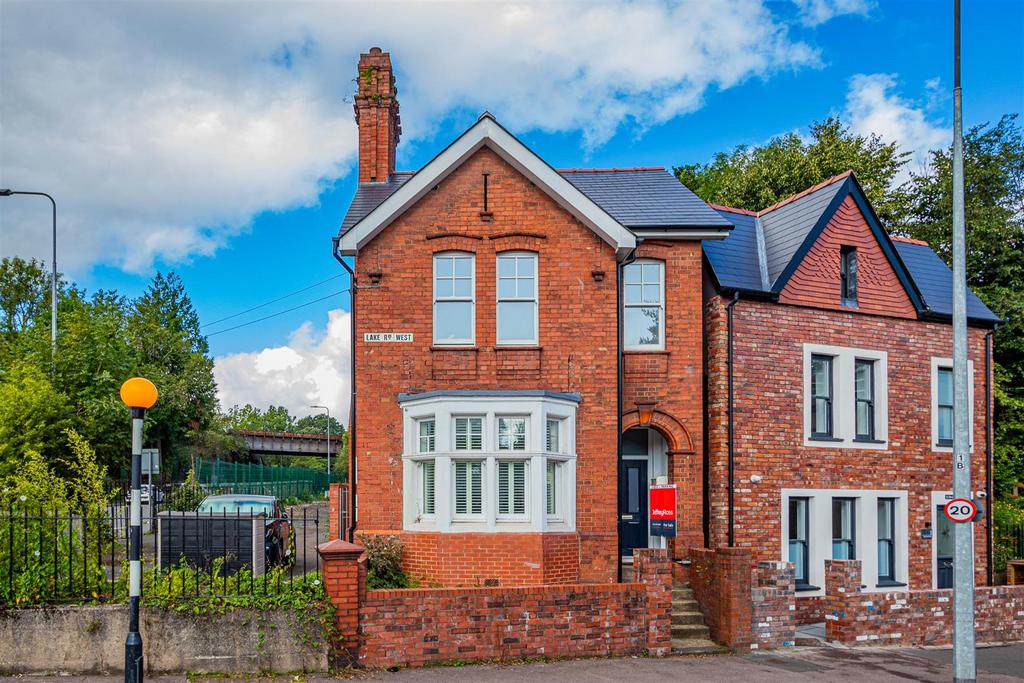 Lake Road West, Cardiff CF23 2 bed duplex - £250,000