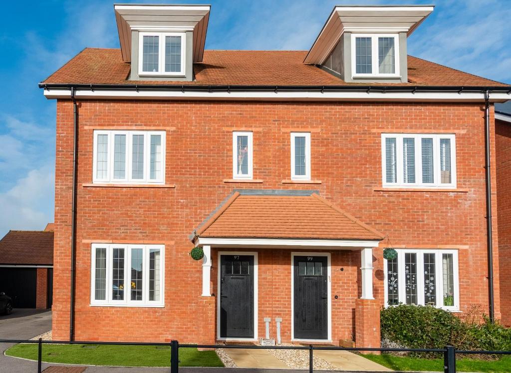 Extended town house, situated on the... 3 bed semi-detached house - £ ...