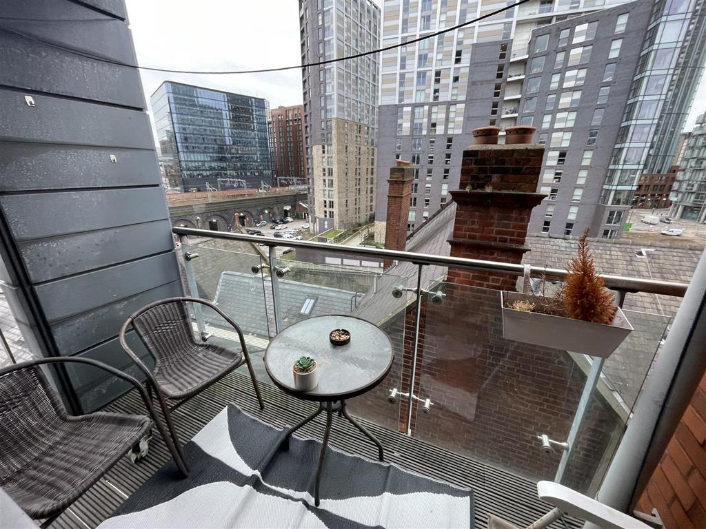 Tempus Tower, Mirabel Street, Manchester 2 bed apartment for sale - £ ...