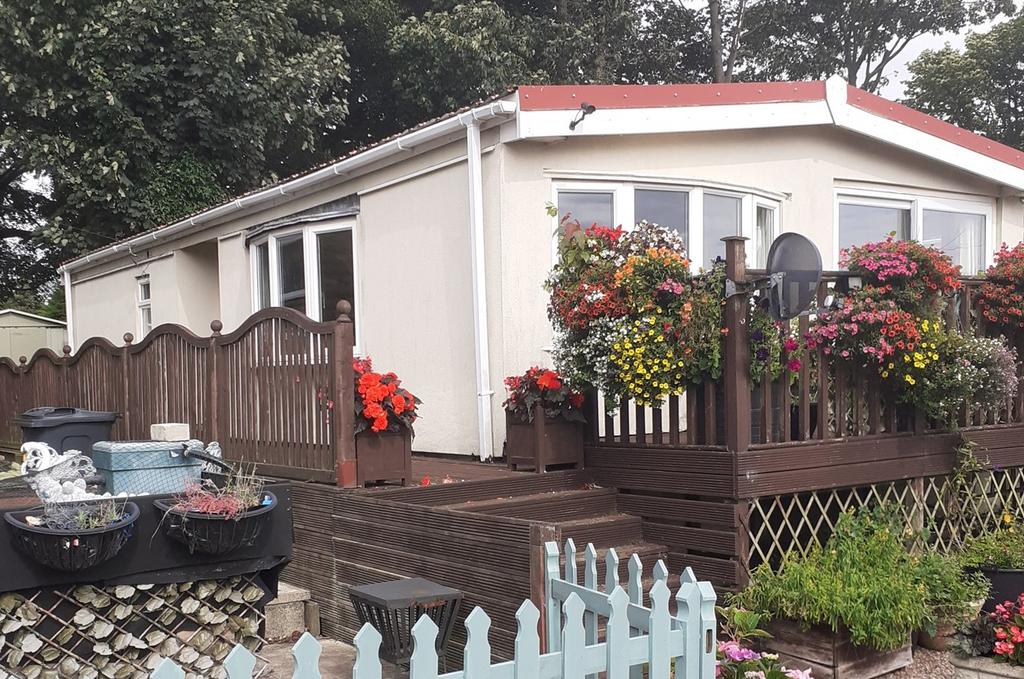 Ilkley Road, Riddlesden, Keighley, BD20 2 bed park home for sale - £98,000