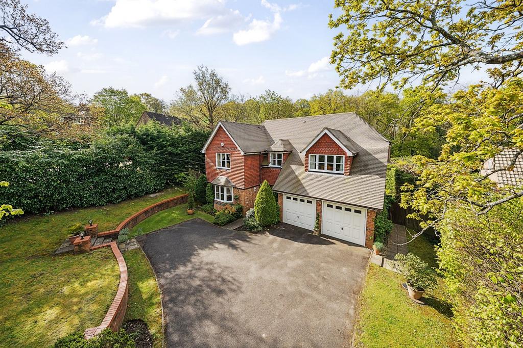 Fulmer Drive, Gerrards Cross... 4 bed detached house - £1,675,000