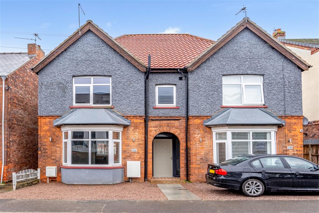 Fydell Crescent, PE21 2 bed semi-detached house - £179,950