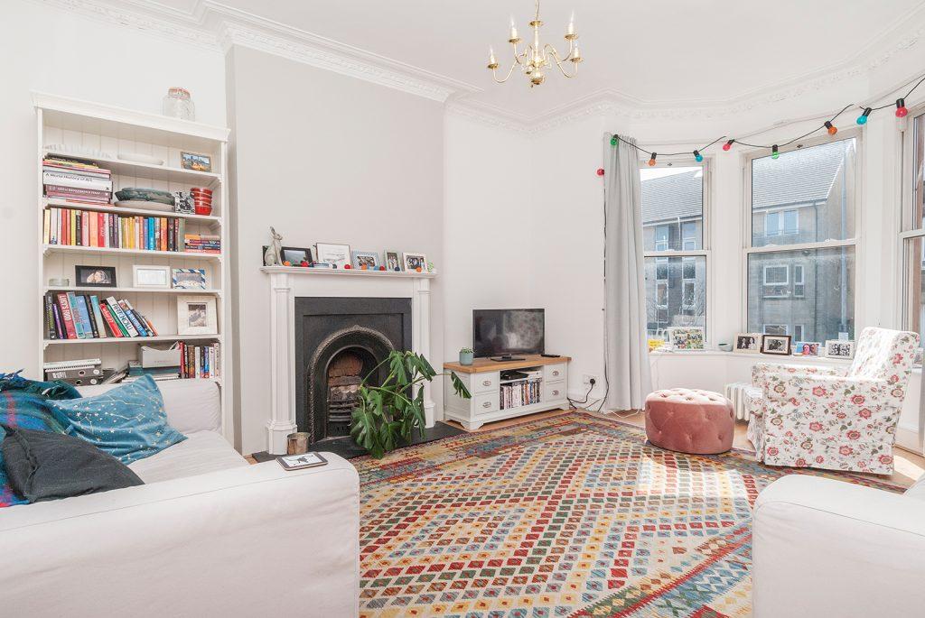2245L – Willowbrae Road, Edinburgh... 2 bed villa - £1,200 pcm (£277 pw)