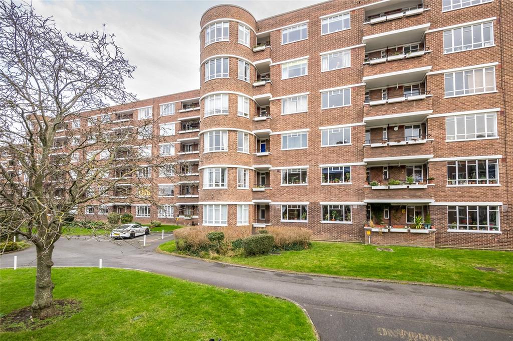 Champion Hill, London, SE5 Studio for sale - £325,000