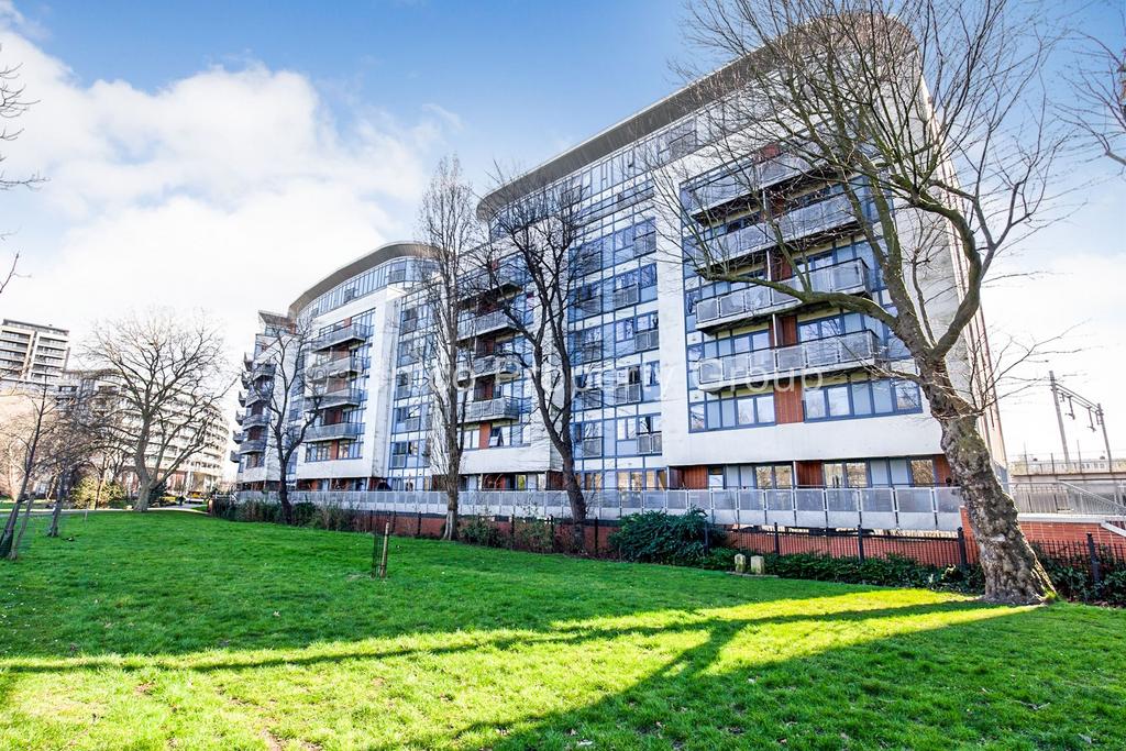 2 Meath Crescent, London E2 2 bed maisonette to rent - £2,800 pcm (£646 pw)