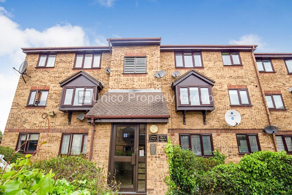 3 Brockway Close, London E11 1 bed flat - £1,400 pcm (£323 pw)
