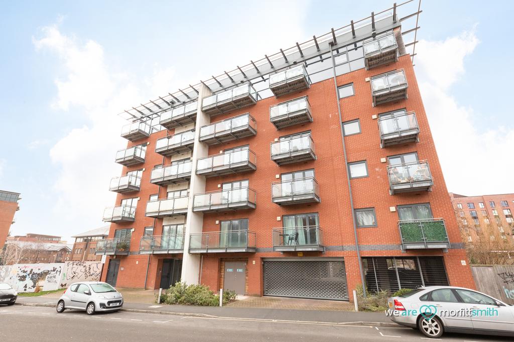 Porterbrook, Pomona Street, S11 8JG -... Studio - £550 pcm (£127 pw)