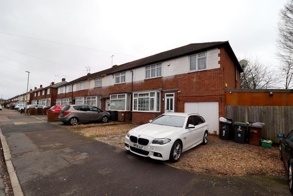 Applecroft Road, Luton, Bedfordshire, LU2 8BD 4 bed semi-detached house ...