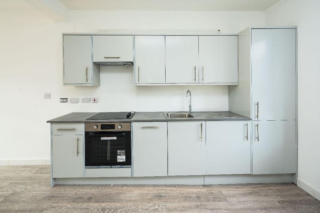 London NW5 4 bed flat - £4,050 pcm (£935 pw)