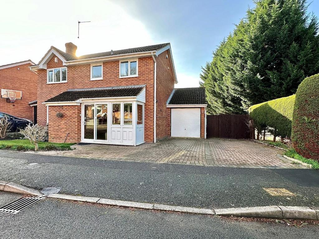 Icknield Drive West Hunsbury 4 Bed Detached House For Sale £350 000