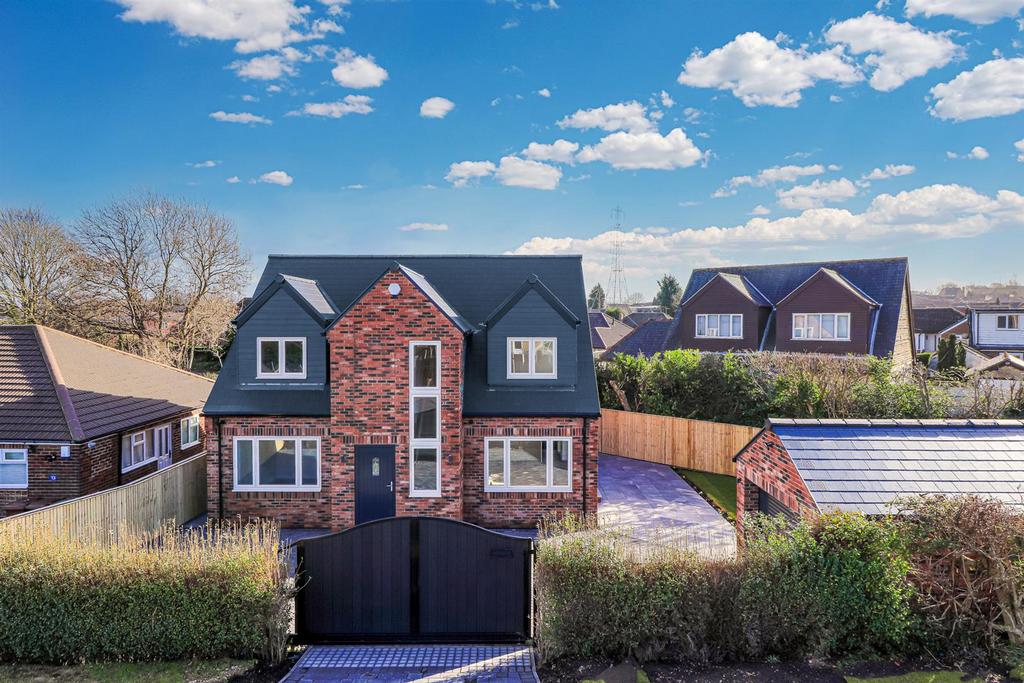 Potovens Lane, Wakefield WF3 4 bed detached house - £480,000