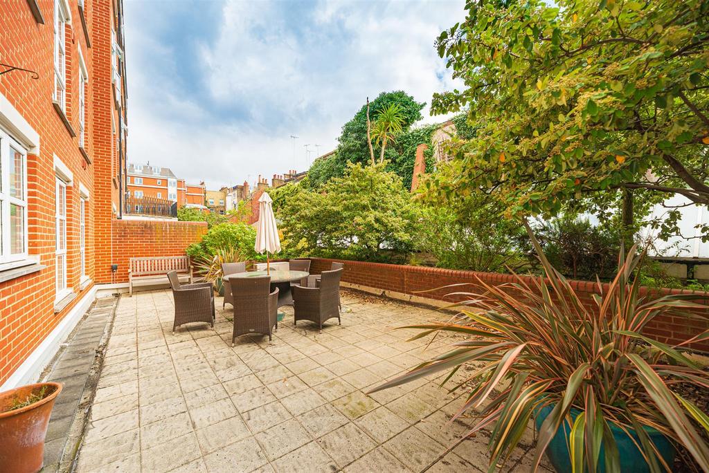 Elverton Street, London SW1P 2 bed flat - £1,000,000