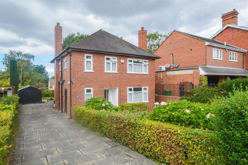 Leeds Road, Wakefield WF1 3 bed detached house - £359,500
