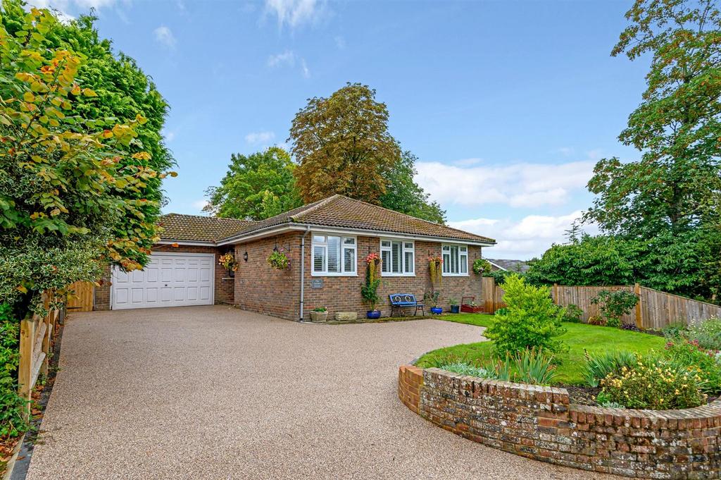 Upper Station Road, Henfield 3 bed detached bungalow - £725,000