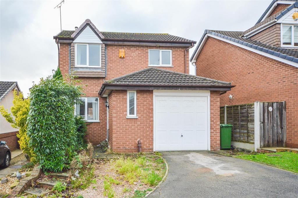 Langdale Drive, Altofts WF6 3 bed detached house - £250,000