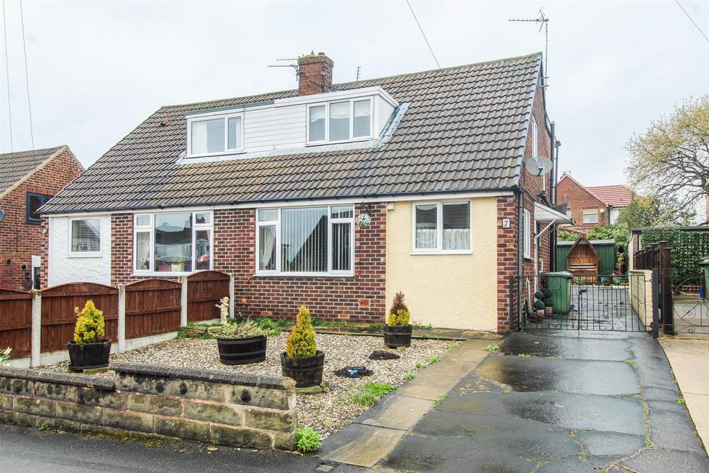 Carlton View, Castleford WF10 3 bed semi-detached bungalow - £175,000