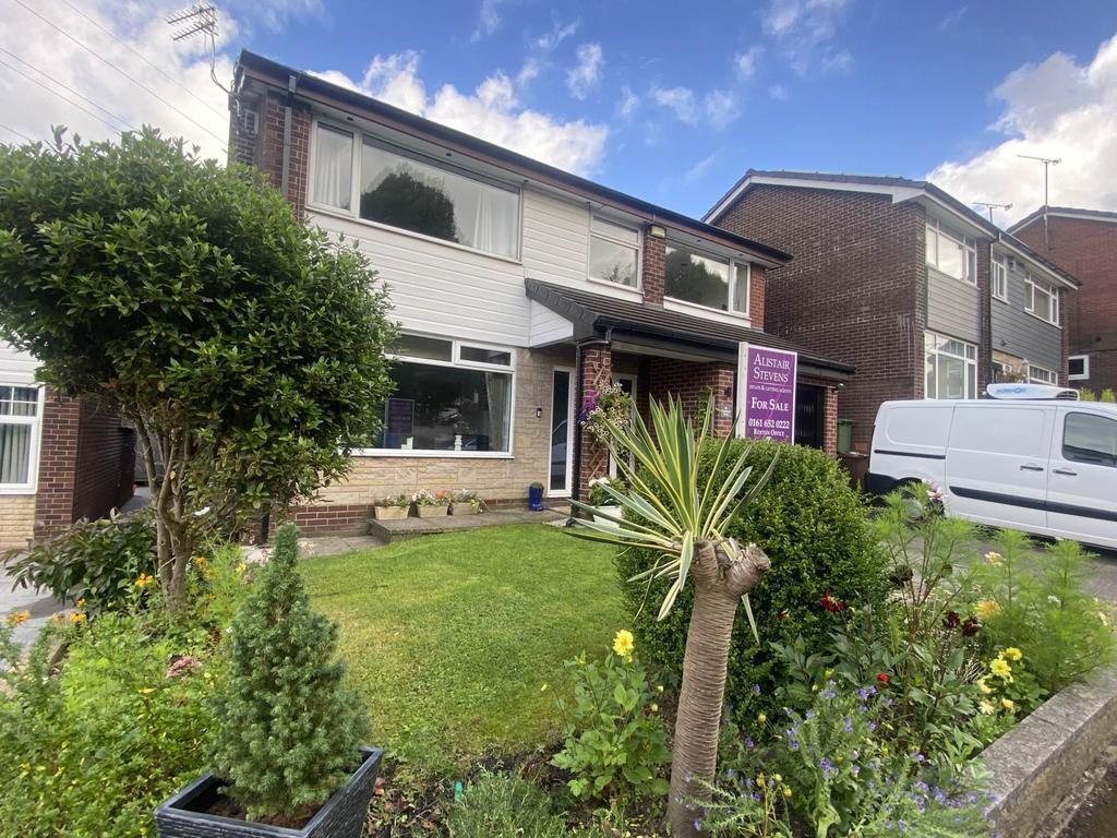 Cemetery Road, Royton 4 bed detached house - £365,000