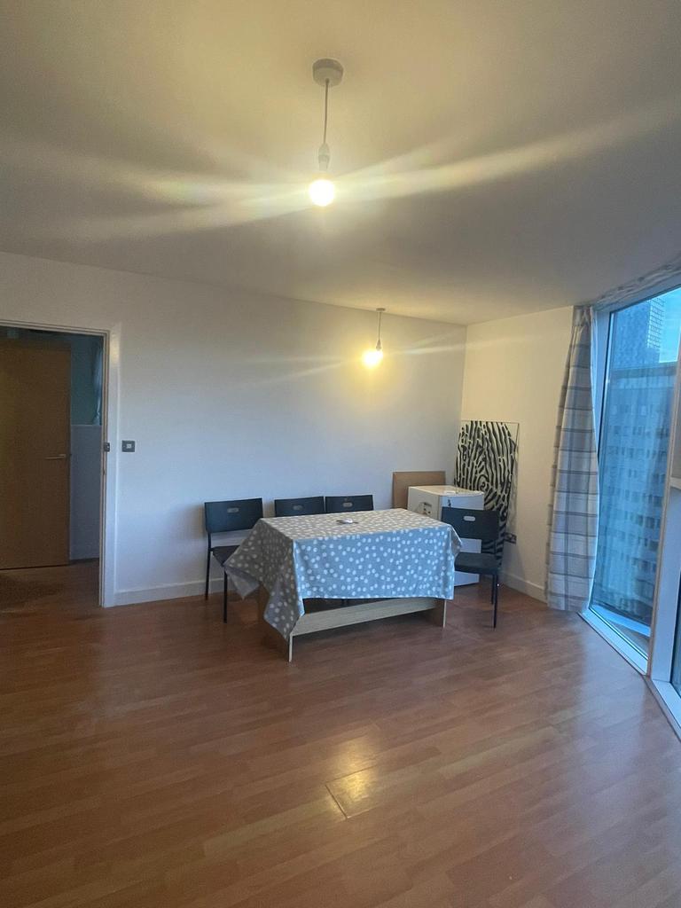 1 Angel Lane London E15 1BL 2 bed flat - £2,500 pcm (£577 pw)