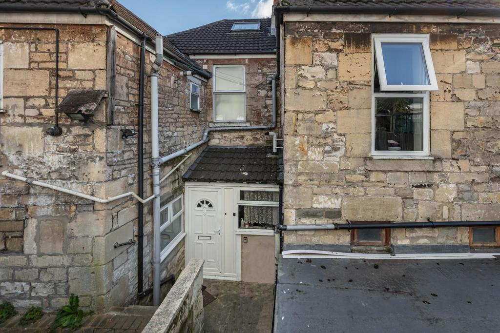 Cork Place, Bath BA1 4 bed apartment - £420,000