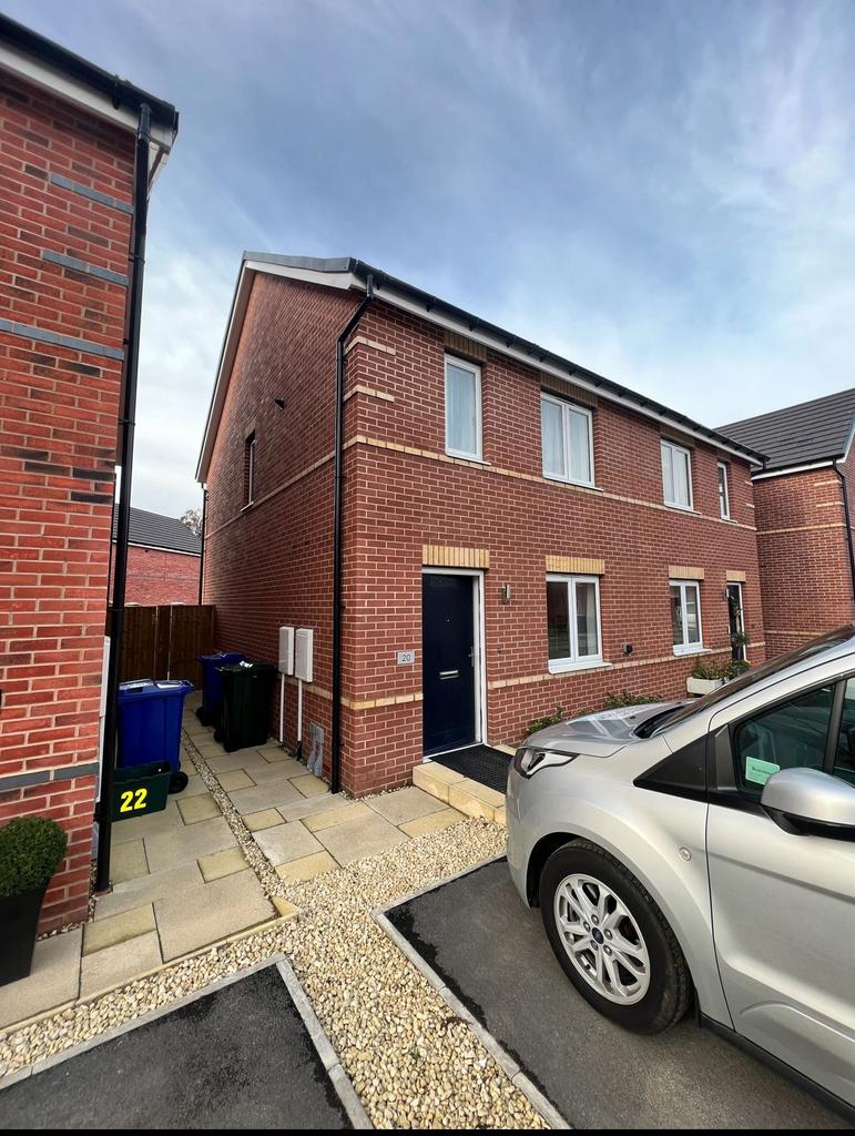 Viking Way, Hatfield DN7 3 bed semi-detached house - £1,000 pcm (£231 pw)