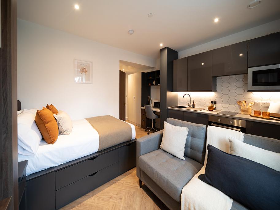 Apt 0221, Q Three Residence, 30... Studio to rent - £1,050 pcm (£242 pw)