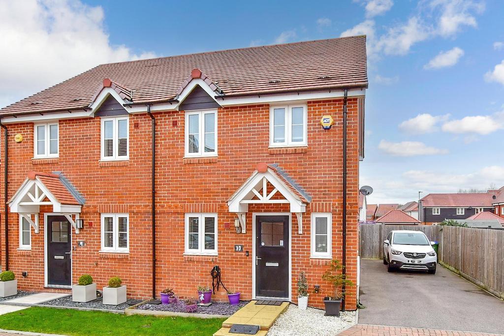 Heasman Place, Southwater, Horsham... 2 bed semi-detached house - £380,000