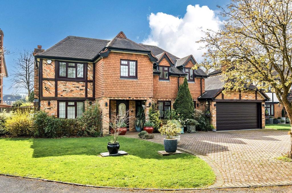 Warlingham, Warlingham CR6 5 bed detached house - £1,300,000