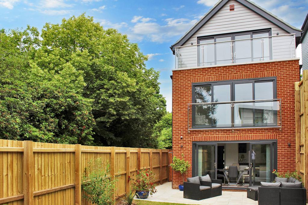 Ledgard Close, Poole BH14 3 bed detached house for sale - £595,000