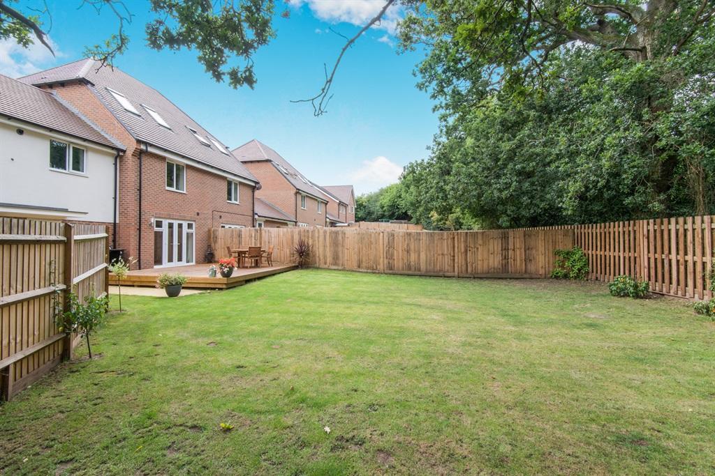 West Totton Southampton 3 Bed Semi Detached House For Sale £385 000