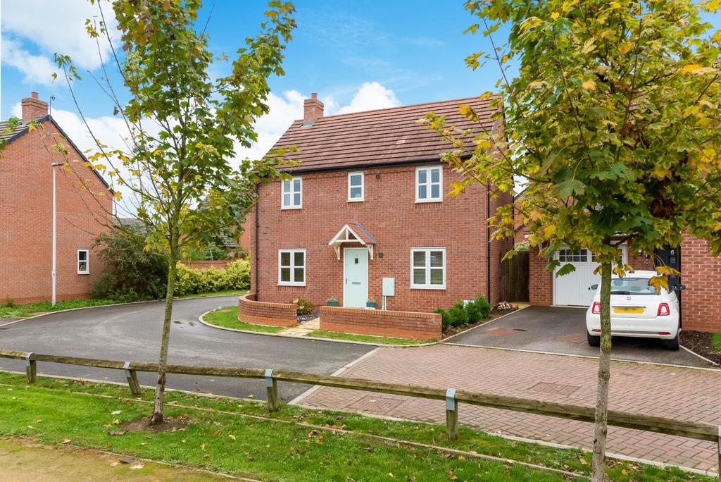 Rochester Close, Meon Vale... 4 bed detached house - £355,000