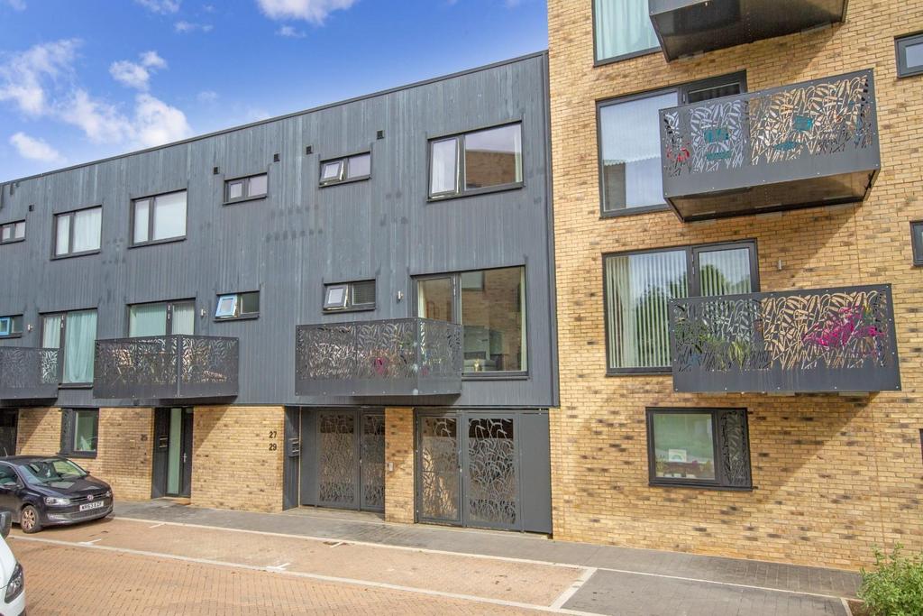 Hartree Lane, Trumpington, Cambridge 2 bed apartment - £465,000