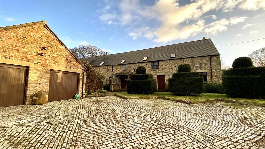 Blue Barn, Old Cassop, Durham 5 bed barn conversion - £1,750 pcm (£404 pw)