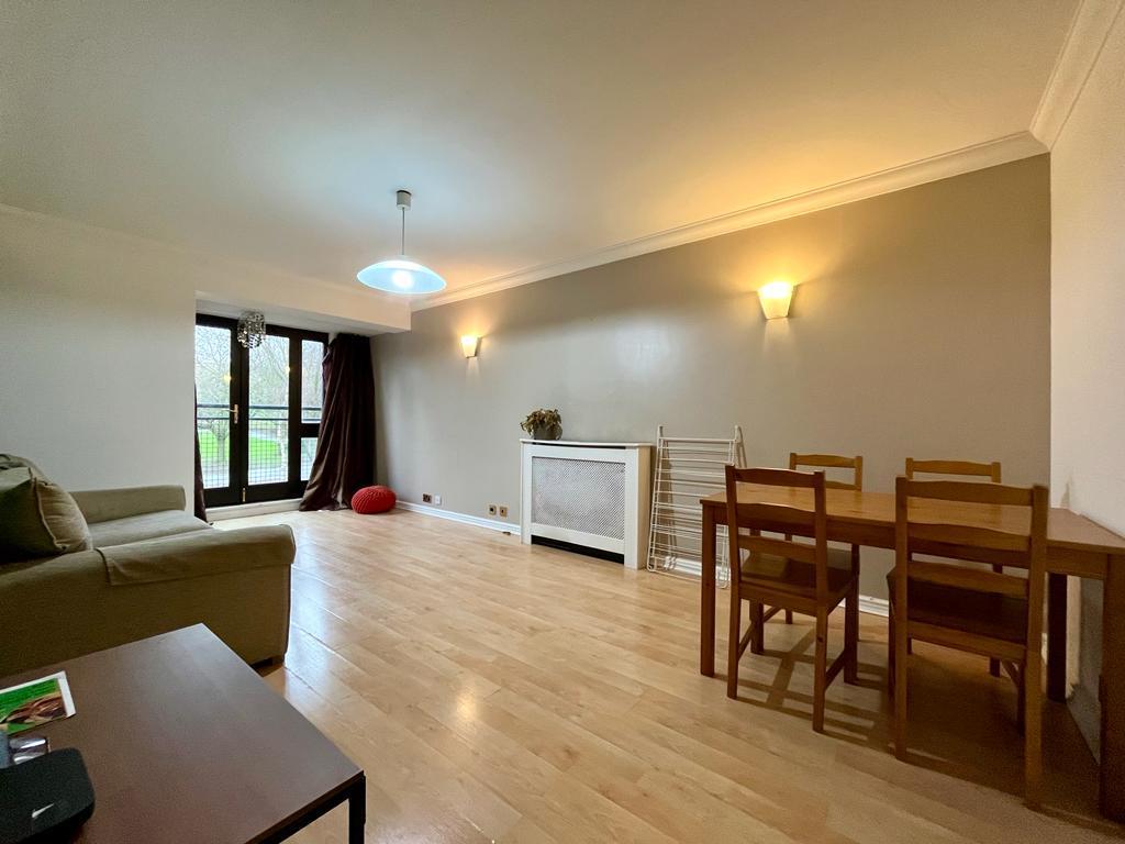 Balmoral Court, Scotland Street 2 bed apartment - £235,000