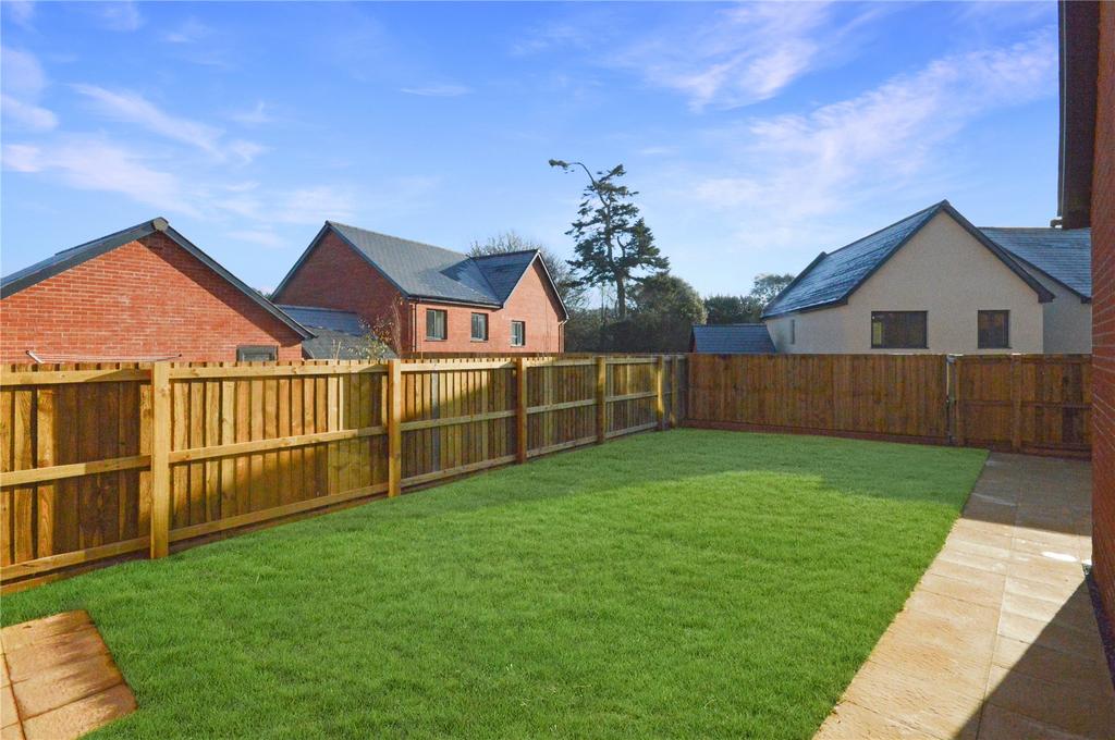 Matford, Exeter, Devon 3 bed semi-detached house - £410,000