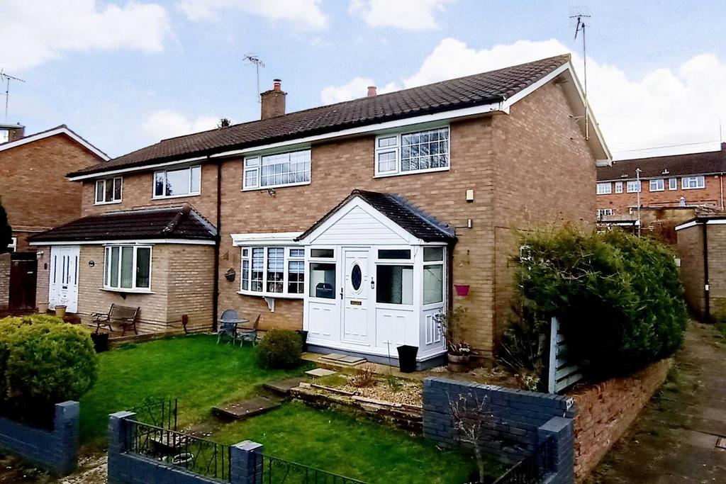 Little Road, Hemel Hempstead 3 bed semi-detached house - £475,000