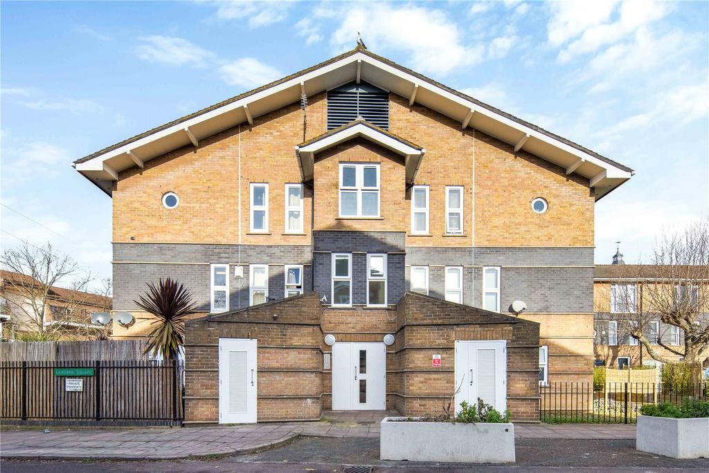 Leabank Square, Hackney, London, E9 2 bed flat - £370,000