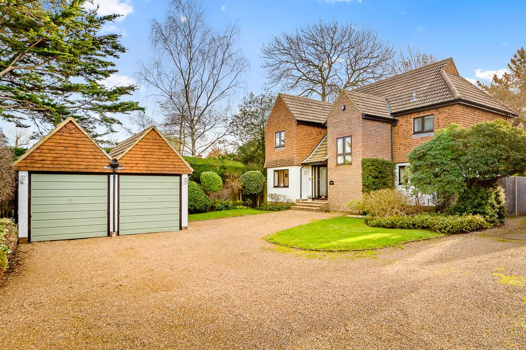 Bookham 4 bed detached house - £1,100,000