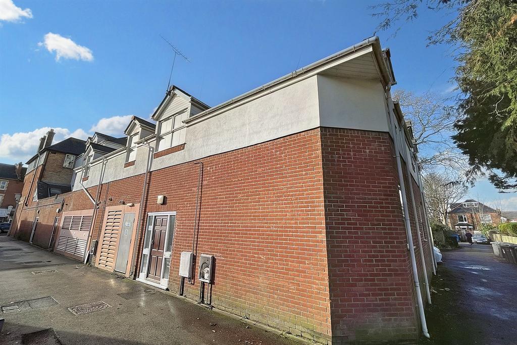 Southbourne 1 bed flat - £160,000