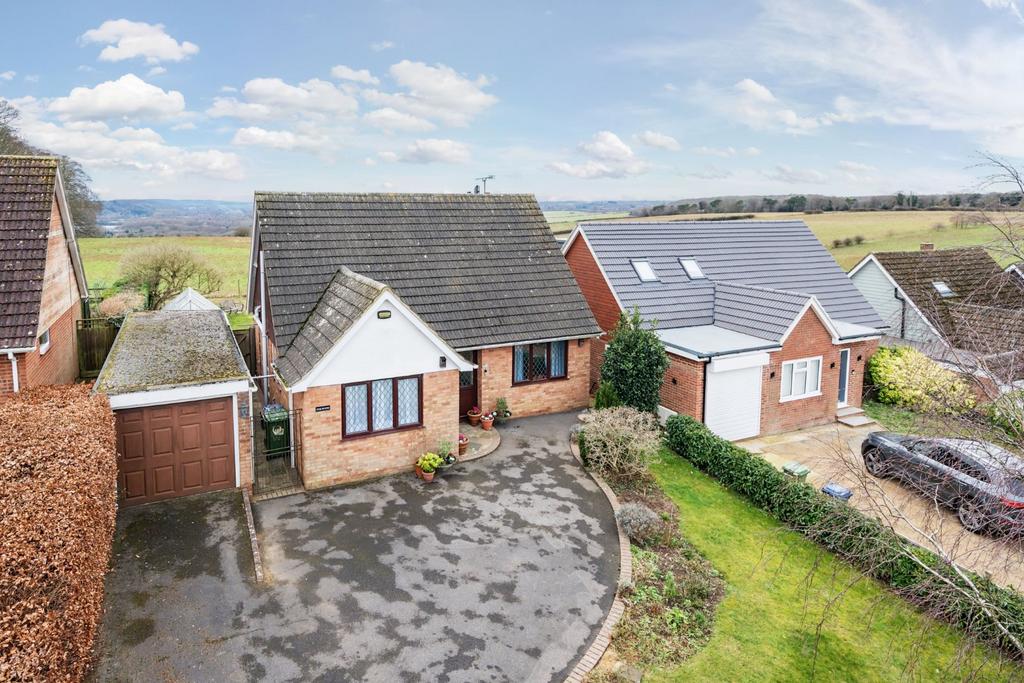 Highlea Avenue, Flackwell Heath, High... 3 bed detached house - £750,000