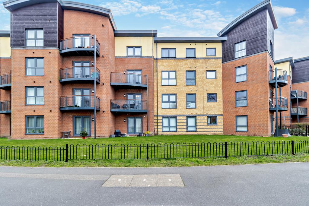 Wynne Court, Raven Close, Watford, WD18 2 bed apartment - £335,000