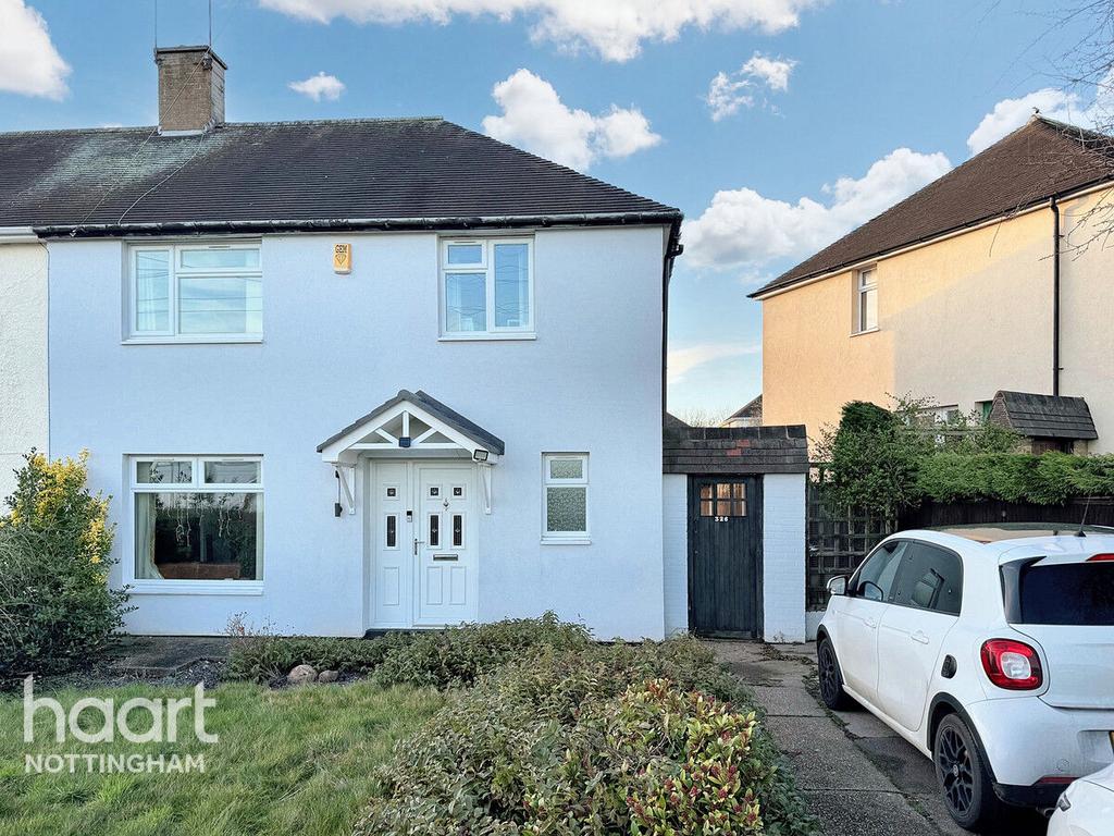 Farnborough Road Clifton 3 Bed Semi Detached House For Sale £200 000