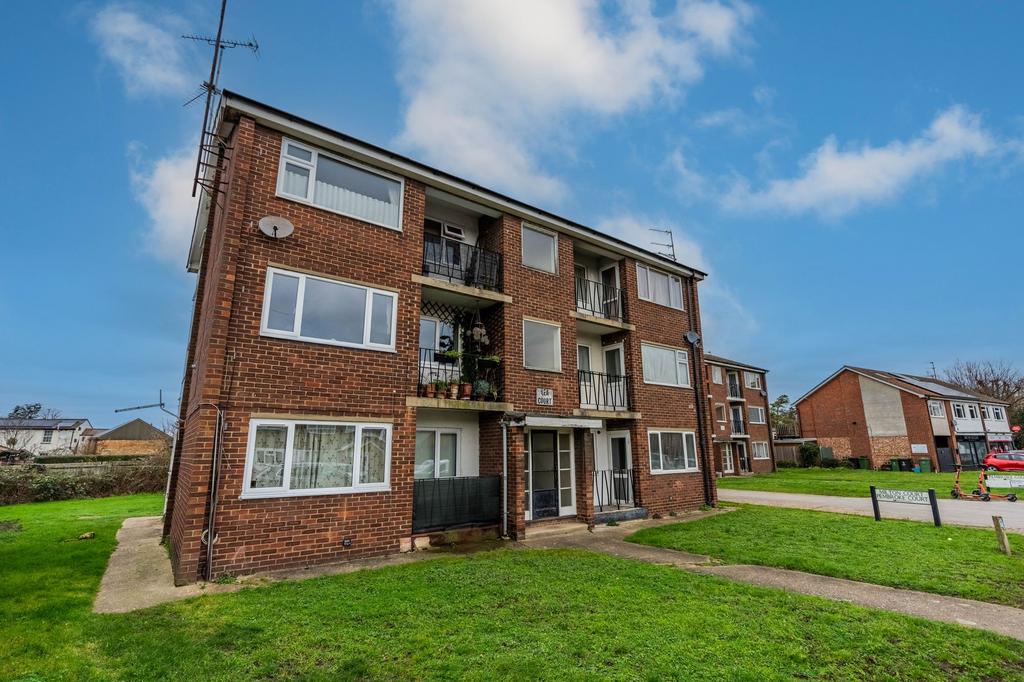 Coles Road, Milton, CB24 2 bed flat - £175,000