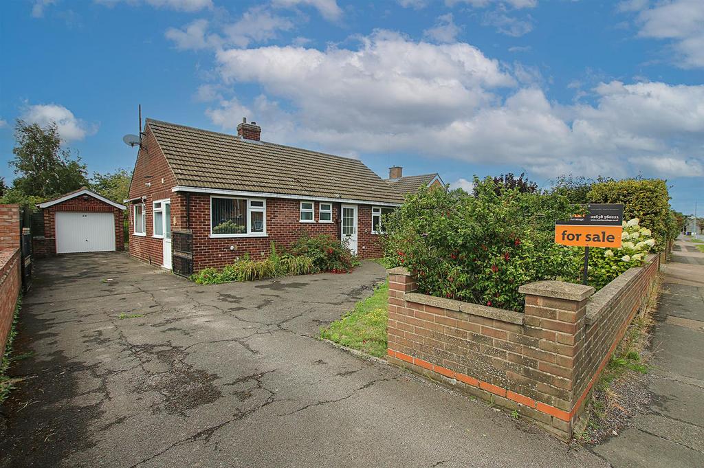 Edinburgh Road, Newmarket CB8 2 bed detached bungalow - £350,000