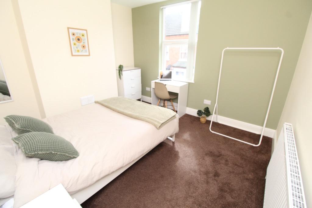Birrell Road, Nottingham NG7 2 bed semi-detached house to rent - £1,040 ...